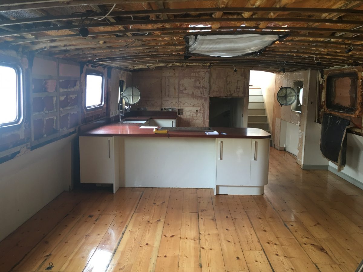House Boat Refurbishment - GRP Boat Repair Specialists